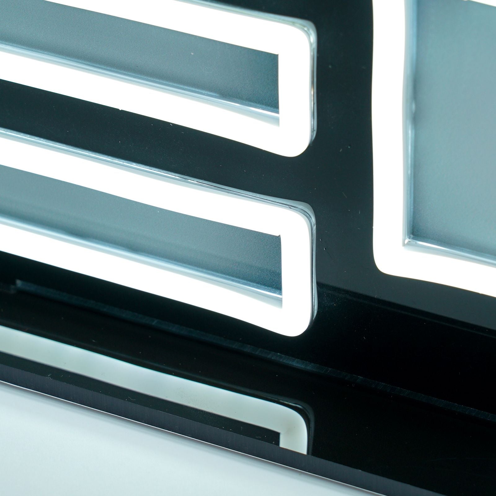 UIM Logo (Coming soon) – CreatorCrafted